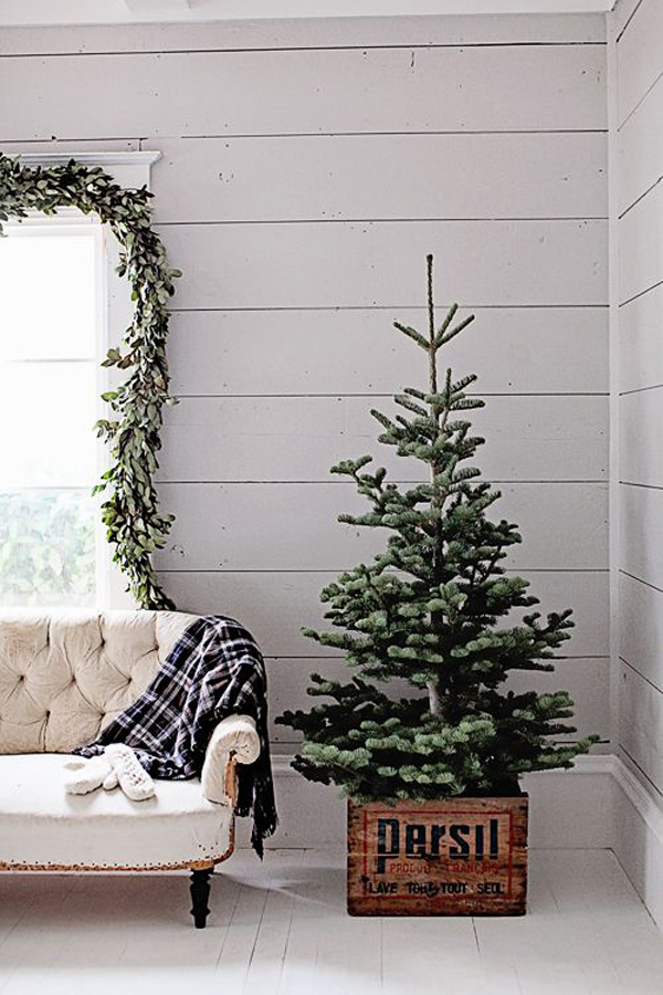 20 Simple Christmas Tree Display For Small Spaces HomeMydesign
