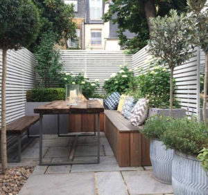 20 Tiny Courtyard Garden With Cozy Seating | HomeMydesign