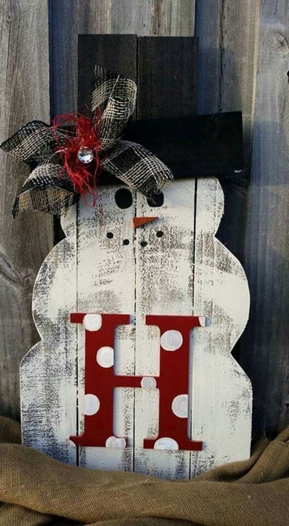 45 Cute Christmas Pallet Painting Ideas | HomeMydesign