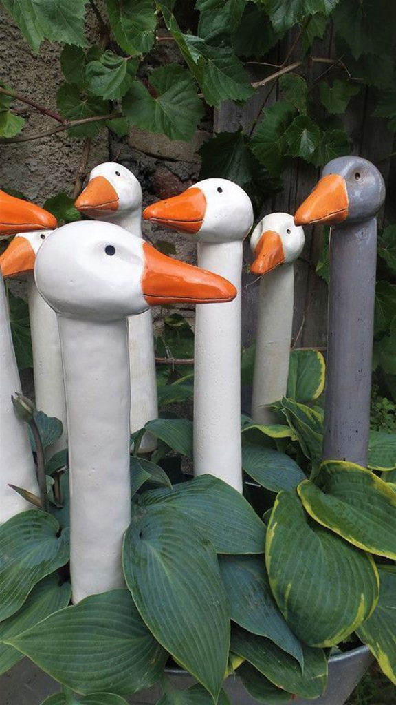 15 Cute DIY Animal Crafts For Your Garden | HomeMydesign