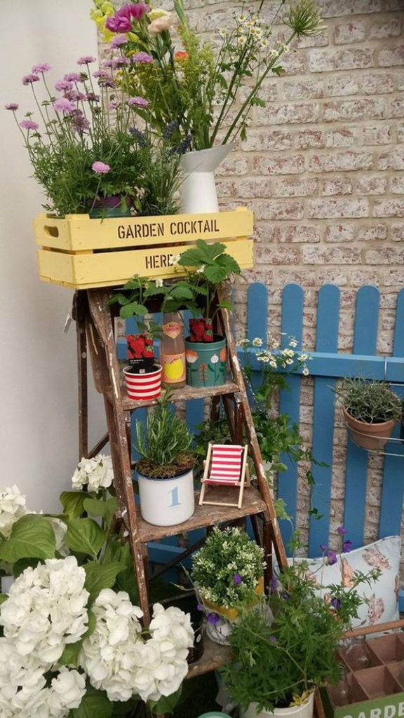 27 Repurposed DIY Junk Gardens With Rustic Style | HomeMydesign