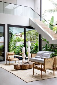 20 Minimalist Interior Design With Tropical Accents | HomeMydesign