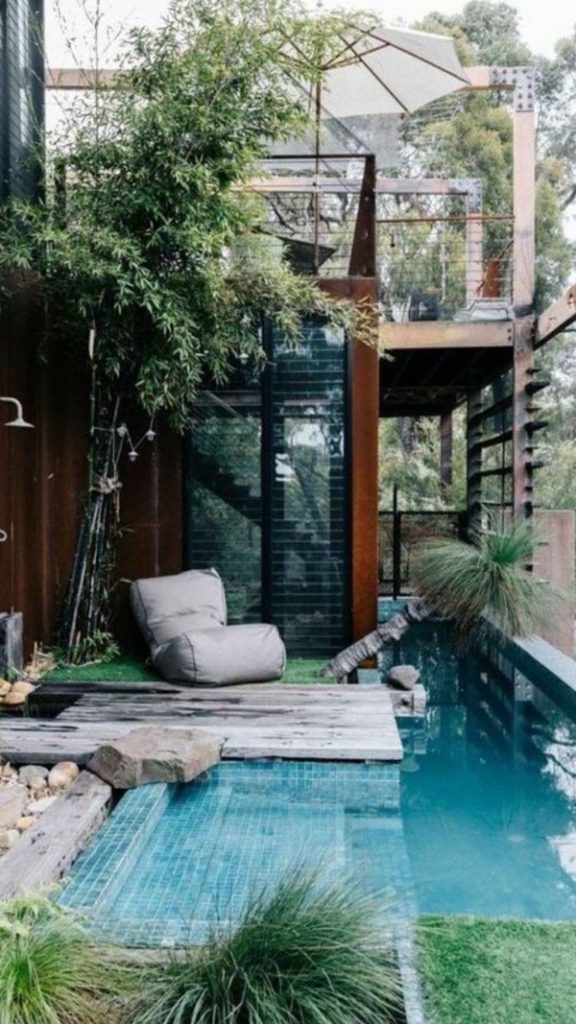 20 Coziest Swimming Pool Designs For Small Side Yard | HomeMydesign