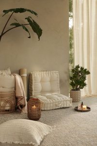 20 Calming Meditation Rooms That Nature Inspired | HomeMydesign
