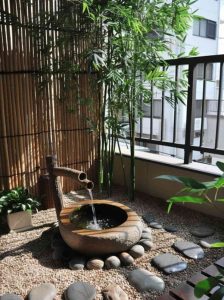 20 Cool Balcony Pond Ideas For Apartment | HomeMydesign